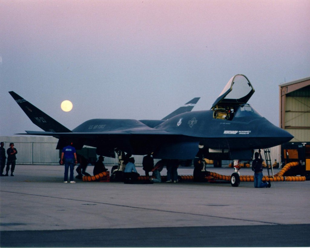 Photo Gallery – YF-23 Stealth Fighter